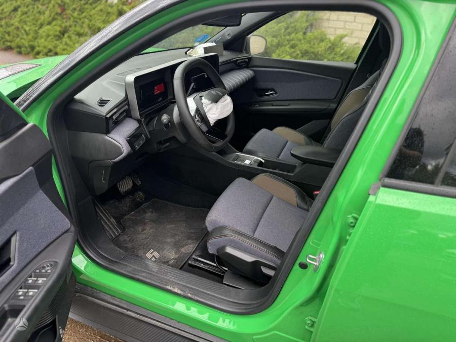 Zaļš Renault 5 E-Tech 2025 Gargždai, ar dzinēja tilpumu 0.00 L un nobraukumu 15 tūkst. km par 11500 €, foto 9 vietnē AUTOMOTO.COM.LV