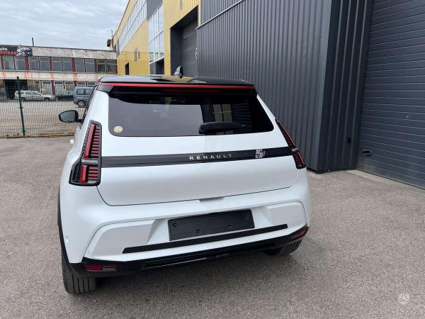 Balts Renault 5 E-Tech 2025 Alīta, ar dzinēja tilpumu 0.00 L un nobraukumu 10 tūkst. km par 13700 €, foto 6 vietnē AUTOMOTO.COM.LV