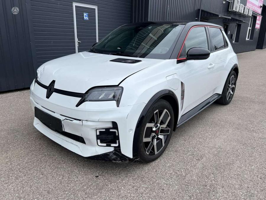 Balts Renault 5 E-Tech 2025 Alīta, ar dzinēja tilpumu 0.00 L un nobraukumu 10 tūkst. km par 13700 €, foto 1 vietnē AUTOMOTO.COM.LV