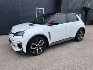 Balts Renault 5 E-Tech 2025 Alīta, ar dzinēja tilpumu 0.00 L un nobraukumu 10 tūkst. km par 13700 €, foto 3 vietnē AUTOMOTO.COM.LV