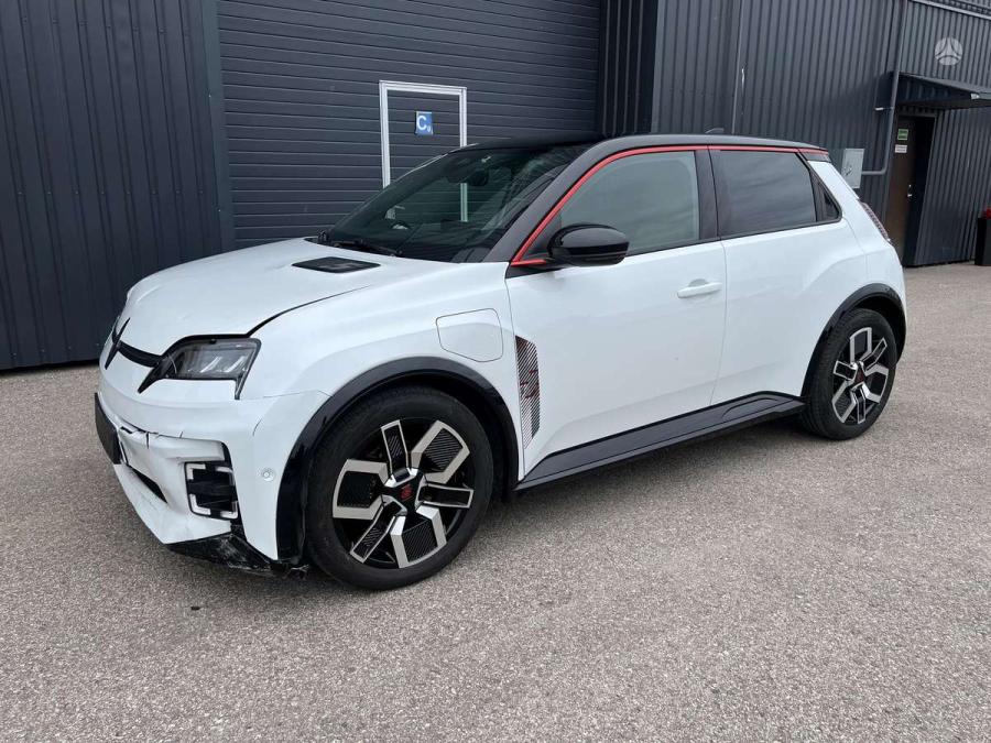 Balts Renault 5 E-Tech 2025 Alīta, ar dzinēja tilpumu 0.00 L un nobraukumu 10 tūkst. km par 13700 €, foto 3 vietnē AUTOMOTO.COM.LV