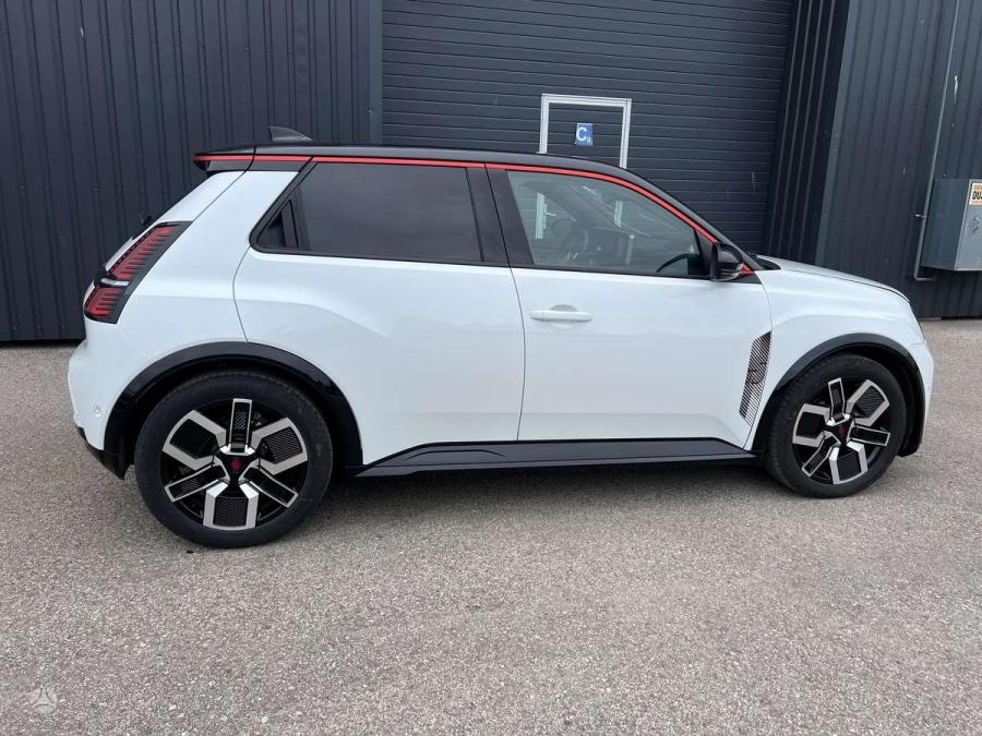 Balts Renault 5 E-Tech 2025 Alīta, ar dzinēja tilpumu 0.00 L un nobraukumu 10 tūkst. km par 13700 €, foto 11 vietnē AUTOMOTO.COM.LV