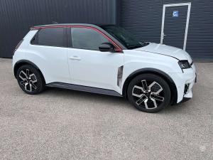 Balts Renault 5 E-Tech 2025 Alīta, ar dzinēja tilpumu 0.00 L un nobraukumu 10 tūkst. km par 13700 €, foto 12 vietnē AUTOMOTO.COM.LV