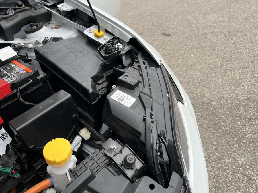Balts Renault 5 E-Tech 2025 Alīta, ar dzinēja tilpumu 0.00 L un nobraukumu 10 tūkst. km par 13700 €, foto 19 vietnē AUTOMOTO.COM.LV
