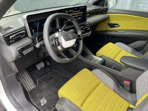 Balts Renault 5 E-Tech 2025 Alīta, ar dzinēja tilpumu 0.00 L un nobraukumu 10 tūkst. km par 13700 €, foto 25 vietnē AUTOMOTO.COM.LV