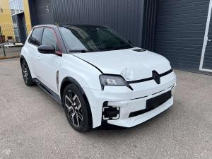 Balts Renault 5 E-Tech 2025 Alīta, ar dzinēja tilpumu 0.00 L un nobraukumu 10 tūkst. km par 13400 €, foto  vietnē AUTOMOTO.COM.LV