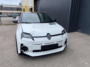 Balts Renault 5 E-Tech 2025 Alīta, ar dzinēja tilpumu 0.00 L un nobraukumu 10 tūkst. km par 13400 €, foto 3 vietnē AUTOMOTO.COM.LV