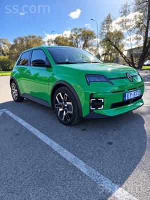 Green Renault 5 2026 in Riga, with an engine capacity of 0.00 L and mileage of 9 thousand km for 28500 €, photo 4 on AUTOMOTO.COM.LV