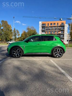 Green Renault 5 2026 in Riga, with an engine capacity of 0.00 L and mileage of 9 thousand km for 28500 €, photo 9 on AUTOMOTO.COM.LV