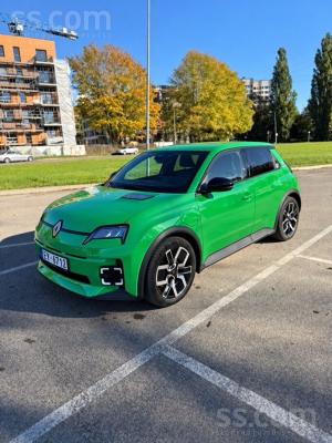 Green Renault 5 2026 in Riga, with an engine capacity of 0.00 L and mileage of 9 thousand km for 28500 €, photo 10 on AUTOMOTO.COM.LV
