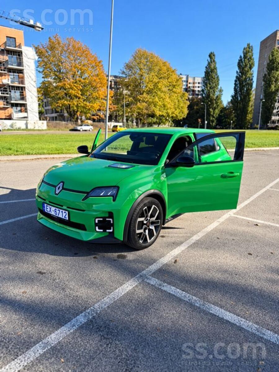 Green Renault 5 2026 in Riga, with an engine capacity of 0.00 L and mileage of 9 thousand km for 28500 €, photo 12 on AUTOMOTO.COM.LV
