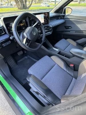 Green Renault 5 2026 in Riga, with an engine capacity of 0.00 L and mileage of 9 thousand km for 28500 €, photo 15 on AUTOMOTO.COM.LV