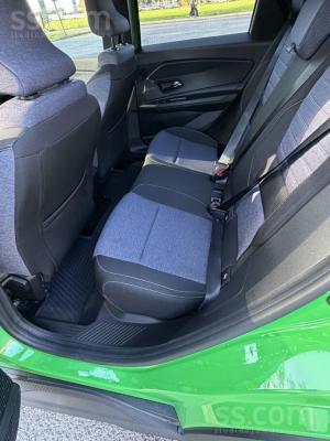 Green Renault 5 2026 in Riga, with an engine capacity of 0.00 L and mileage of 9 thousand km for 28500 €, photo 17 on AUTOMOTO.COM.LV