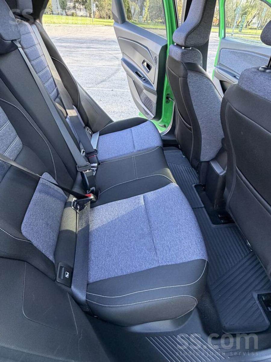 Green Renault 5 2026 in Riga, with an engine capacity of 0.00 L and mileage of 9 thousand km for 28500 €, photo 18 on AUTOMOTO.COM.LV