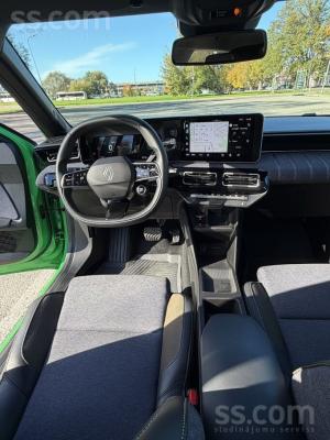 Green Renault 5 2026 in Riga, with an engine capacity of 0.00 L and mileage of 9 thousand km for 28500 €, photo 19 on AUTOMOTO.COM.LV