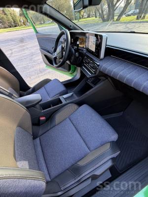 Green Renault 5 2026 in Riga, with an engine capacity of 0.00 L and mileage of 9 thousand km for 28500 €, photo 20 on AUTOMOTO.COM.LV