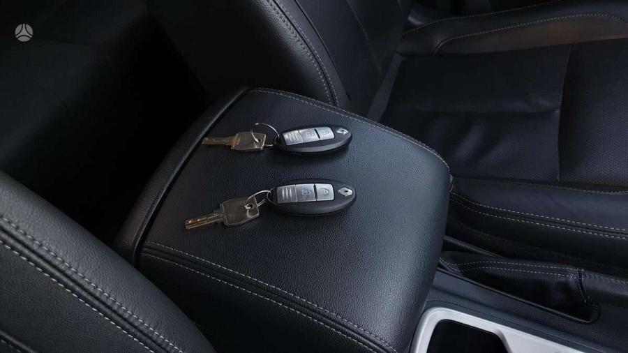 Black Renault Alaskan 2019 in Vilnius, with an engine capacity of 2.30 L and mileage of 244 thousand km for 16180 €, photo 13 on AUTOMOTO.COM.LV