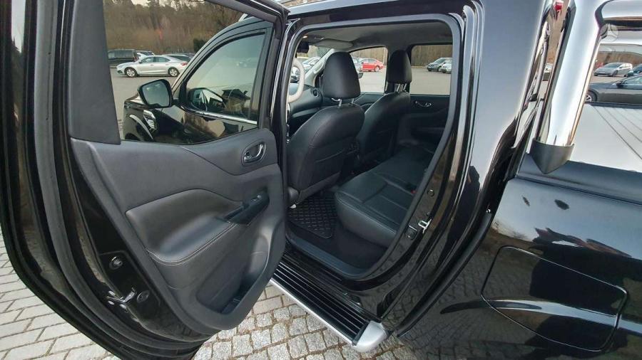 Black Renault Alaskan 2019 in Vilnius, with an engine capacity of 2.30 L and mileage of 244 thousand km for 16180 €, photo 20 on AUTOMOTO.COM.LV