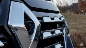 Black Renault Alaskan 2019 in Vilnius, with an engine capacity of 2.30 L and mileage of 244 thousand km for 16180 €, photo 22 on AUTOMOTO.COM.LV