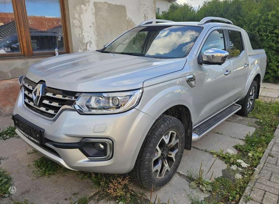 Grey Renault Alaskan 2017 in Kelme, with an engine capacity of 2.30 L and mileage of 238 thousand km for 9700 €, photo 1 on AUTOMOTO.COM.LV