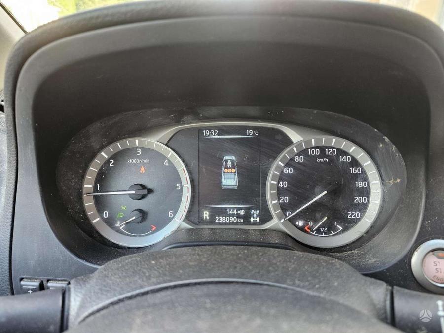Grey Renault Alaskan 2017 in Kelme, with an engine capacity of 2.30 L and mileage of 238 thousand km for 9700 €, photo 13 on AUTOMOTO.COM.LV