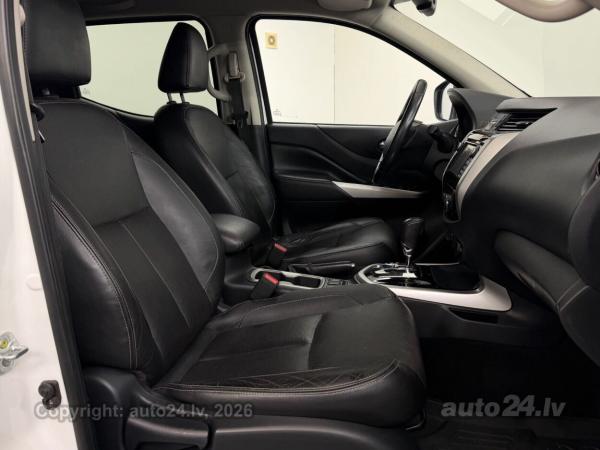 White Renault Alaskan 2018 in Parnu, with an engine capacity of 2.30 L and mileage of 218 thousand km for 15990 €, photo 11 on AUTOMOTO.COM.LV