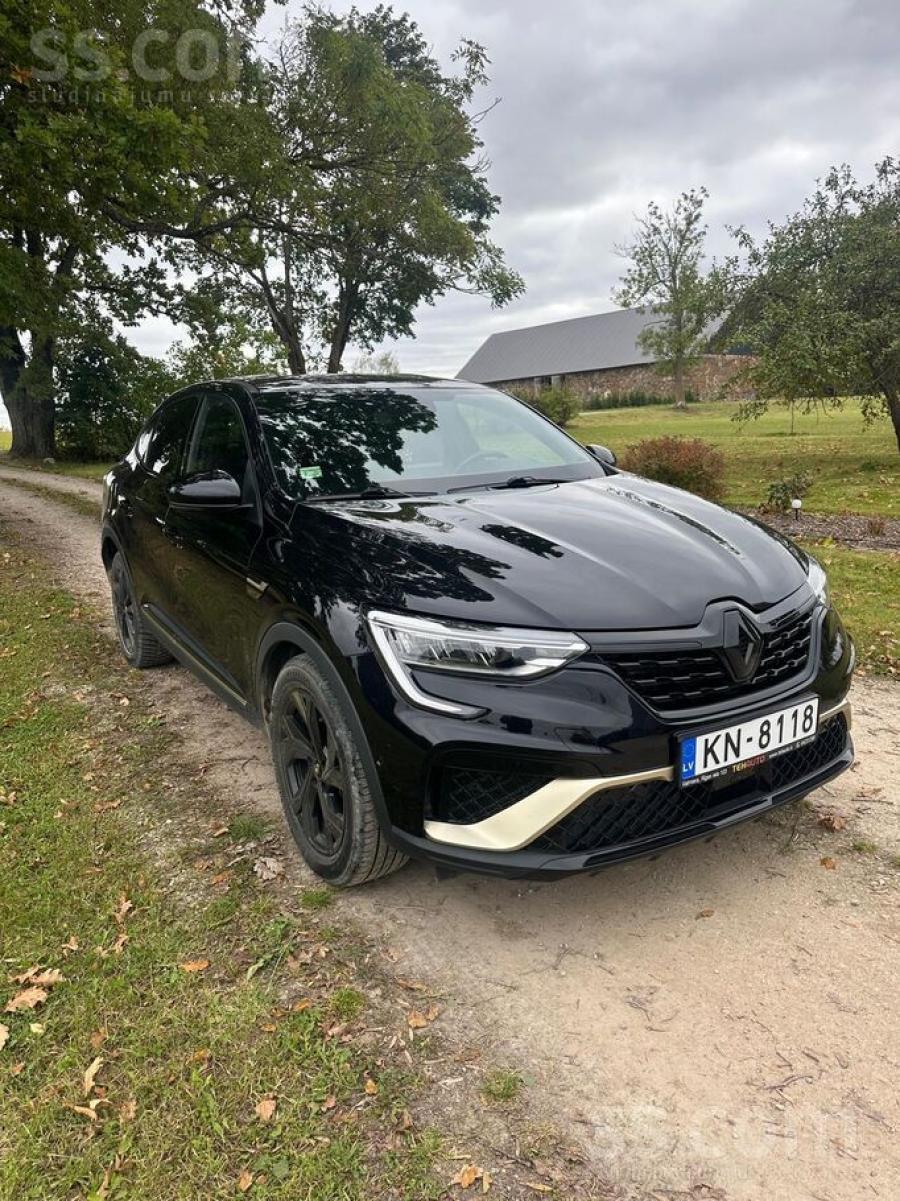 Black Renault Arkana 2022 in Valmiera, with an engine capacity of 1.60 L and mileage of 69 thousand km for 23000 €, photo 4 on AUTOMOTO.COM.LV