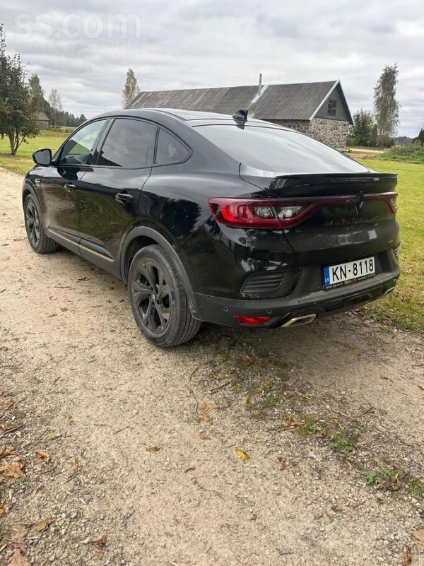 Melns Renault Arkana 2022 Valmiera, ar dzinēja tilpumu 1.60 L un nobraukumu 69 tūkst. km par 23000 €, foto 4 vietnē AUTOMOTO.COM.LV
