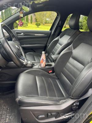 Black Renault Arkana 2022 in Valmiera, with an engine capacity of 1.60 L and mileage of 69 thousand km for 23000 €, photo 8 on AUTOMOTO.COM.LV