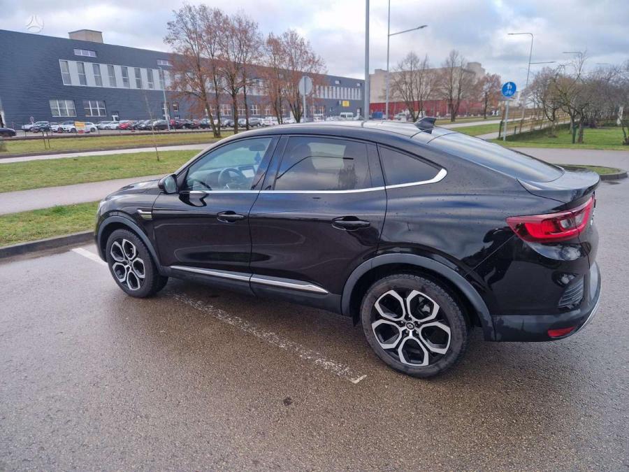 Black Renault Arkana 2021 in Taurage, with an engine capacity of 1.30 L and mileage of 45 thousand km for 14200 €, photo 6 on AUTOMOTO.COM.LV