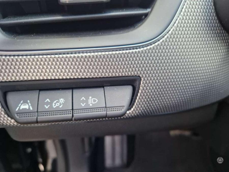 Black Renault Arkana 2021 in Taurage, with an engine capacity of 1.30 L and mileage of 45 thousand km for 14200 €, photo 10 on AUTOMOTO.COM.LV