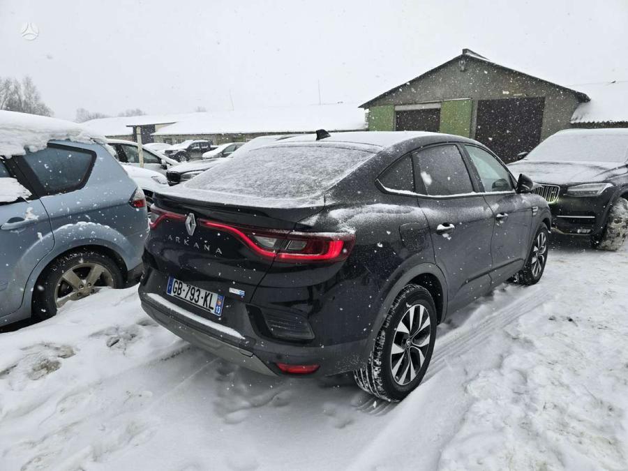 Black Renault Arkana 2021 in Taurage, with an engine capacity of 1.60 L and mileage of 201 thousand km for 7500 €, photo 5 on AUTOMOTO.COM.LV