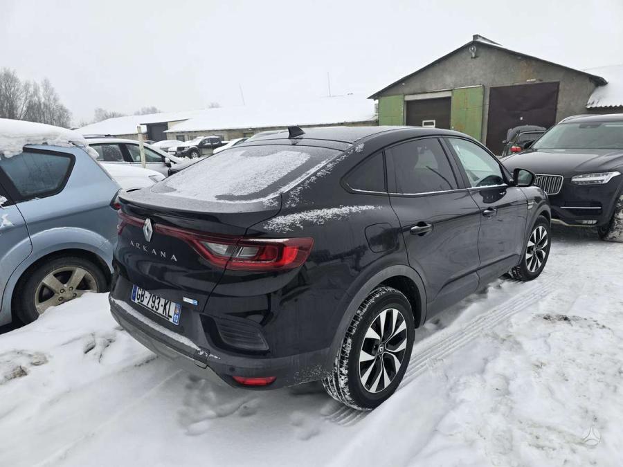 Black Renault Arkana 2021 in Taurage, with an engine capacity of 1.60 L and mileage of 201 thousand km for 7500 €, photo 12 on AUTOMOTO.COM.LV