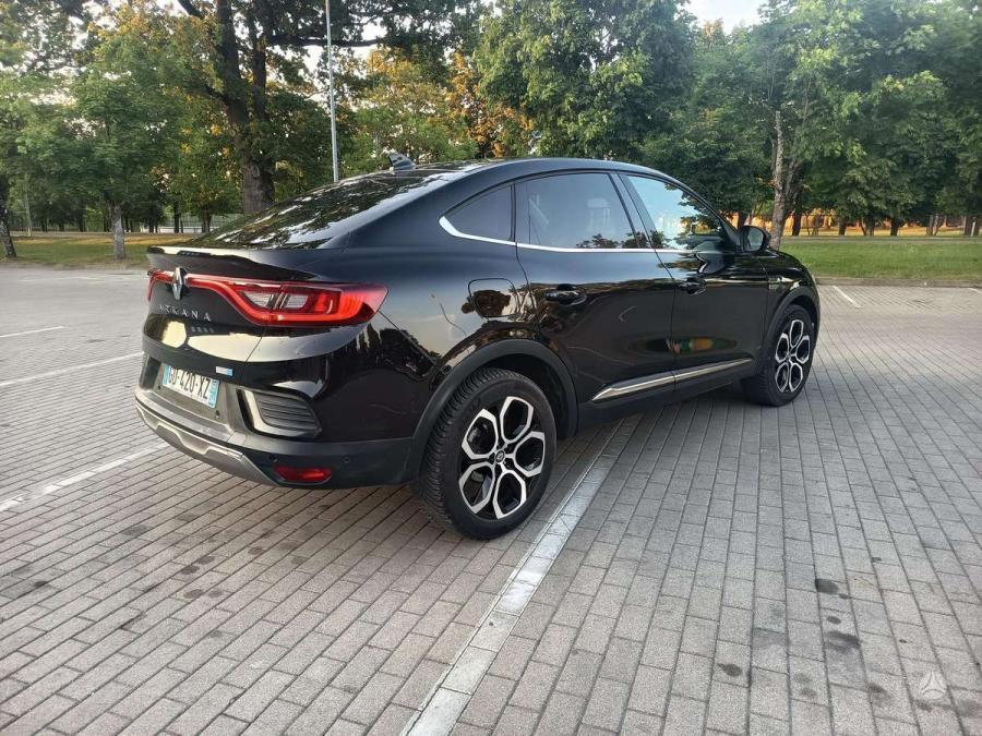 Black Renault Arkana 2021 in Taurage, with an engine capacity of 1.60 L and mileage of 164 thousand km for 13000 €, photo 8 on AUTOMOTO.COM.LV