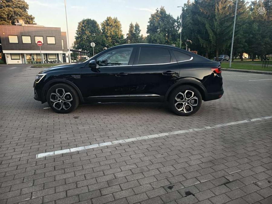 Black Renault Arkana 2021 in Taurage, with an engine capacity of 1.60 L and mileage of 164 thousand km for 13000 €, photo 12 on AUTOMOTO.COM.LV