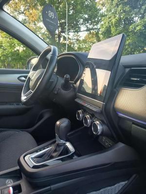 Black Renault Arkana 2021 in Taurage, with an engine capacity of 1.60 L and mileage of 164 thousand km for 13000 €, photo 17 on AUTOMOTO.COM.LV