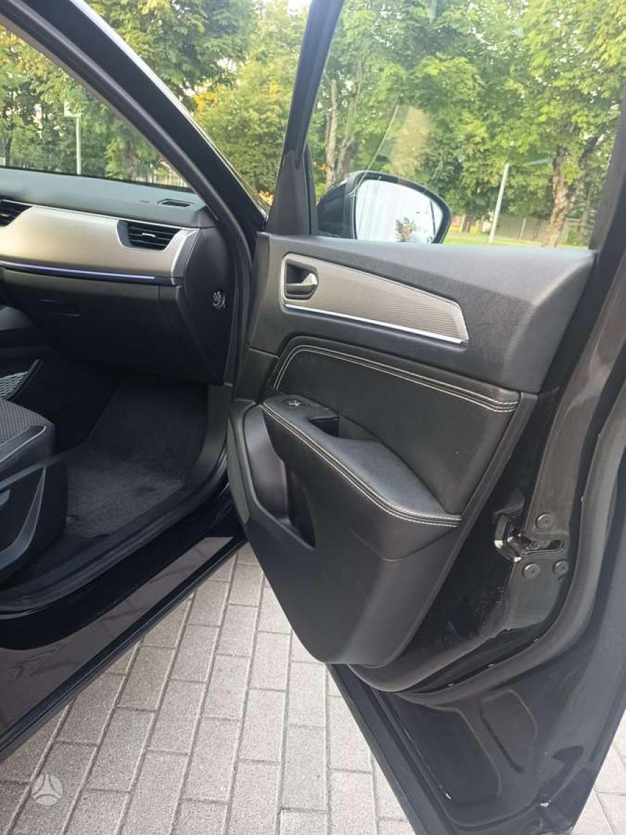 Black Renault Arkana 2021 in Taurage, with an engine capacity of 1.60 L and mileage of 164 thousand km for 13000 €, photo 18 on AUTOMOTO.COM.LV