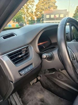 Black Renault Arkana 2021 in Taurage, with an engine capacity of 1.60 L and mileage of 164 thousand km for 13000 €, photo 21 on AUTOMOTO.COM.LV