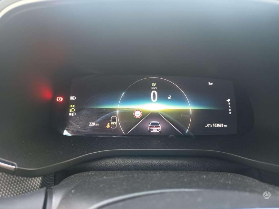 Black Renault Arkana 2021 in Taurage, with an engine capacity of 1.60 L and mileage of 164 thousand km for 13000 €, photo 26 on AUTOMOTO.COM.LV