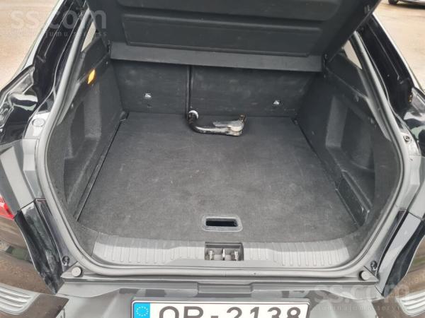 Black Renault Arkana 2022 in Jelgava, with an engine capacity of 1.60 L and mileage of 0 thousand km for 13490 €, photo 10 on AUTOMOTO.COM.LV