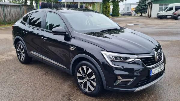 Black Renault Arkana 2022 in Jelgava, with an engine capacity of 1.60 L and mileage of 155 thousand km for 13490 €, photo 3 on AUTOMOTO.COM.LV