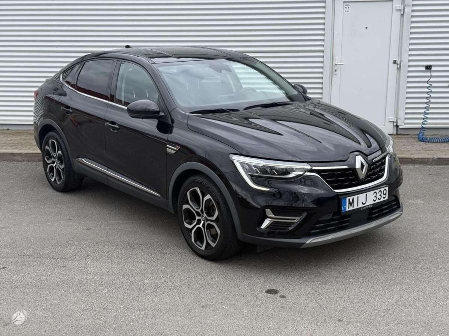 Black Renault Arkana 2022 in Vilnius, with an engine capacity of 1.60 L and mileage of 114 thousand km for 15900 €, photo 4 on AUTOMOTO.COM.LV