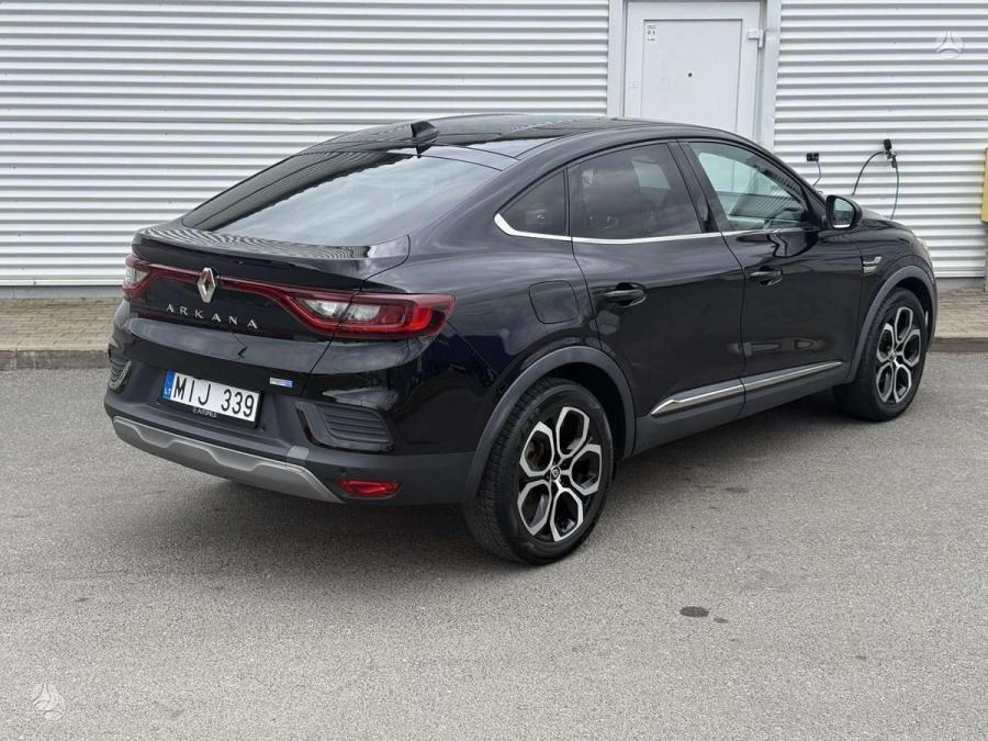 Black Renault Arkana 2022 in Vilnius, with an engine capacity of 1.60 L and mileage of 114 thousand km for 15900 €, photo 5 on AUTOMOTO.COM.LV