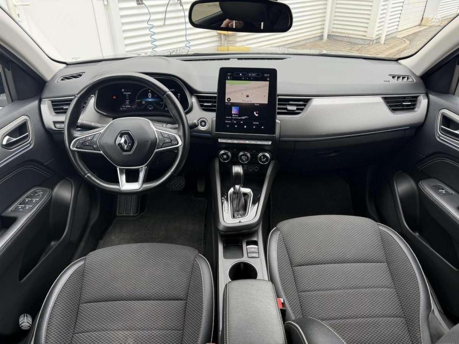 Black Renault Arkana 2022 in Vilnius, with an engine capacity of 1.60 L and mileage of 114 thousand km for 15900 €, photo 7 on AUTOMOTO.COM.LV
