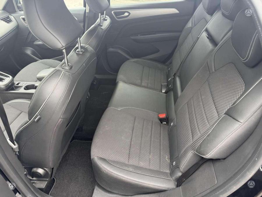 Black Renault Arkana 2022 in Vilnius, with an engine capacity of 1.60 L and mileage of 114 thousand km for 15900 €, photo 10 on AUTOMOTO.COM.LV