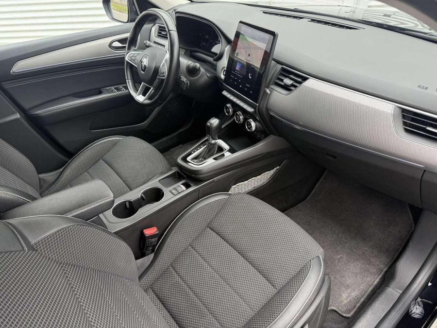 Black Renault Arkana 2022 in Vilnius, with an engine capacity of 1.60 L and mileage of 114 thousand km for 15900 €, photo 12 on AUTOMOTO.COM.LV