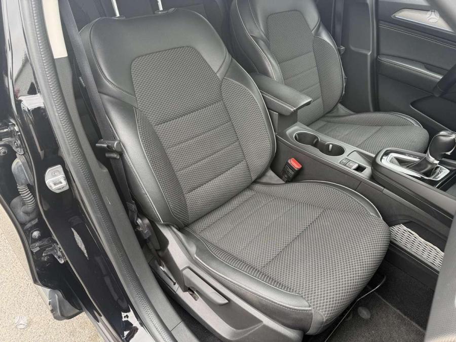 Black Renault Arkana 2022 in Vilnius, with an engine capacity of 1.60 L and mileage of 114 thousand km for 15900 €, photo 13 on AUTOMOTO.COM.LV