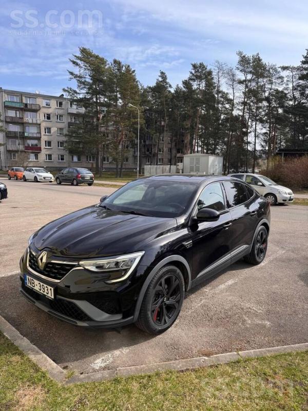 Melns Renault Arkana 2022 Rīga, ar dzinēja tilpumu 1.60 L un nobraukumu 123 tūkst. km par 15900 €, foto 1 vietnē AUTOMOTO.COM.LV