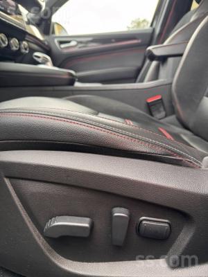 Black Renault Arkana 2022 in Riga, with an engine capacity of 1.60 L and mileage of 123 thousand km for 15900 €, photo 9 on AUTOMOTO.COM.LV