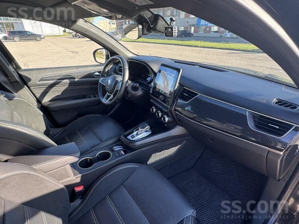 Black Renault Arkana 2023 in Riga, with an engine capacity of 1.60 L and mileage of 45 thousand km for 28900 €, photo 7 on AUTOMOTO.COM.LV